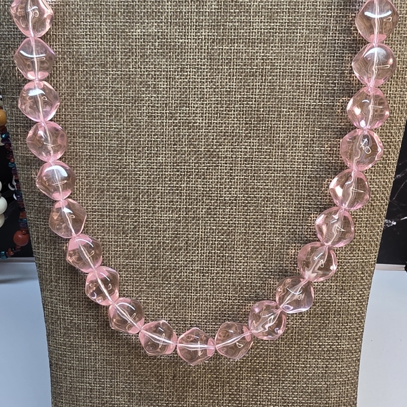 The Unbranded Brand | Jewelry | Vintage Graduated Pink Lucite Pools Of ...